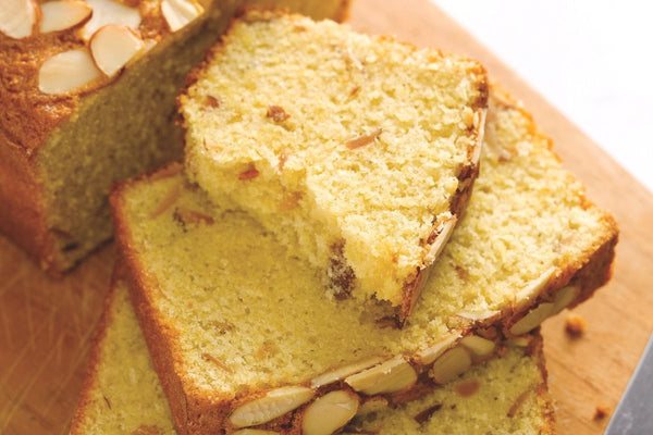 Rustic Almond Breakfast Cake - Mandelin